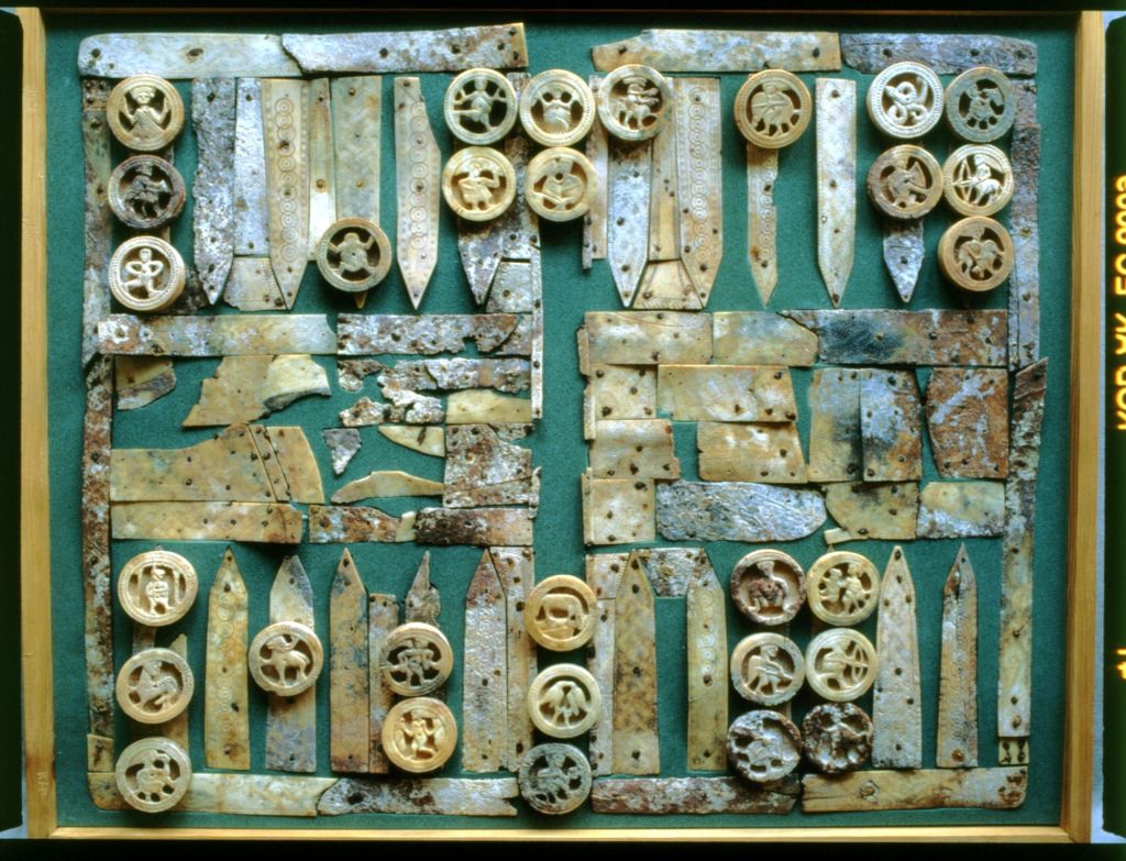 Tabula: a strategic 2-player Roman board and dice game – Found in Antiquity